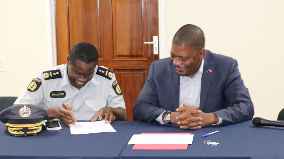 Symbolische overhandiging ‘weegbrug’ Peperpot – STVS