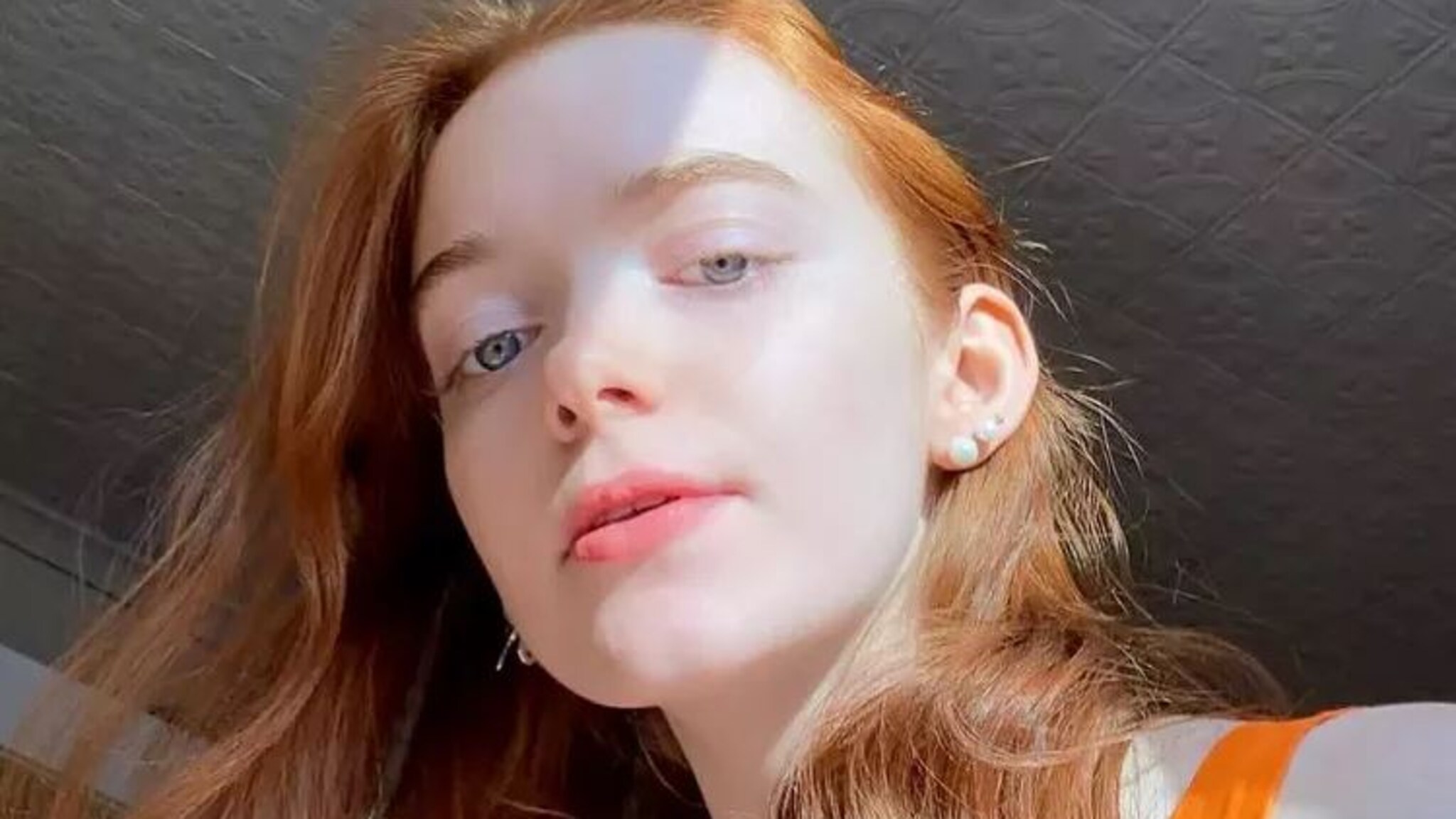 25-jarige Britse danseres overlijdt na eten koekje – STVS