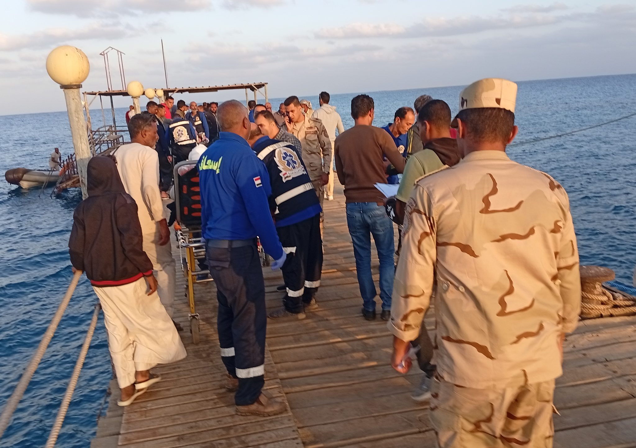 Drie lichamen geborgen nadat een toeristenboot is gezonken bij ...