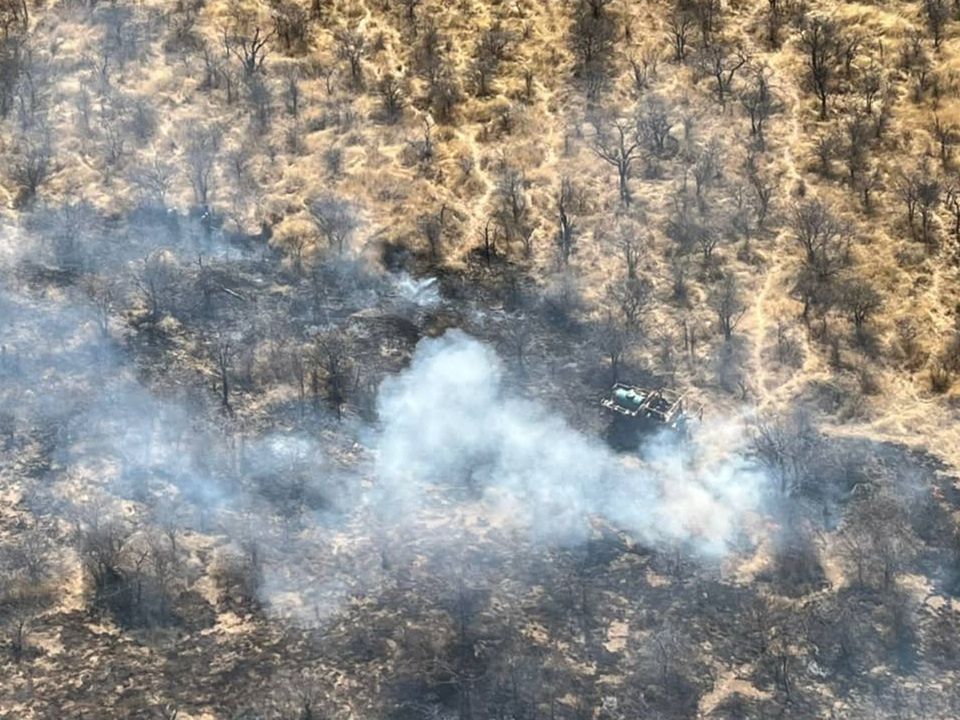 Enorme brand in nationaal park Etosha in Namibië, honderden militairen ...