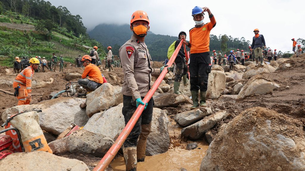 23 mariniers omgekomen bij aardverschuiving op West-Java – STVS
